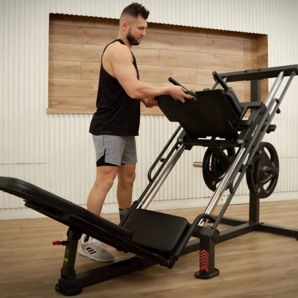 BH Hack Squat (Leg press)